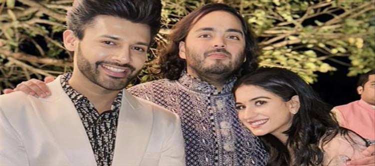 Stebin Ben shares picture with Anant Ambani and Radhika Mer