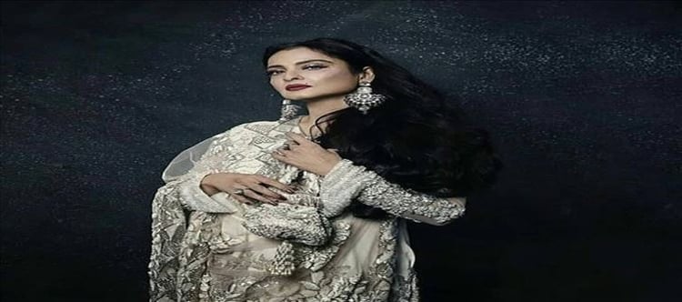 When the real face of Rekha came in front of the camera