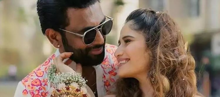 Where will Aarti Singh spend her honeymoon?