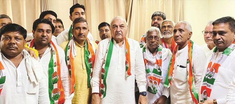 24 leaders of BJP-JJP join hands with Congress