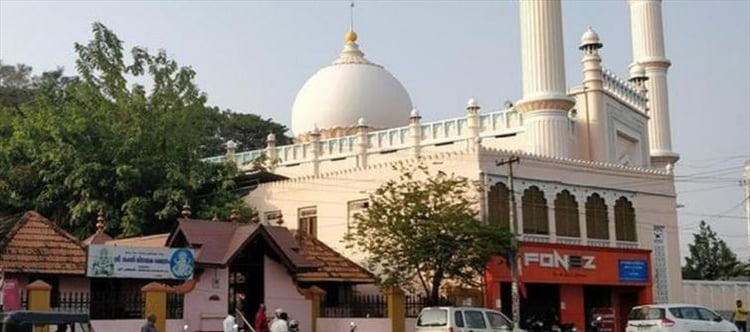 KERALA STORY - How mosques and temples share walls, coexist