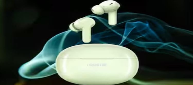 Realme Buds T110 With AI-Based ENC & 38 Hrs Of Playback Tim