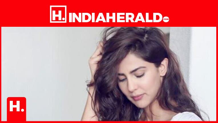 Actress And Model Devika Singh Latest Images