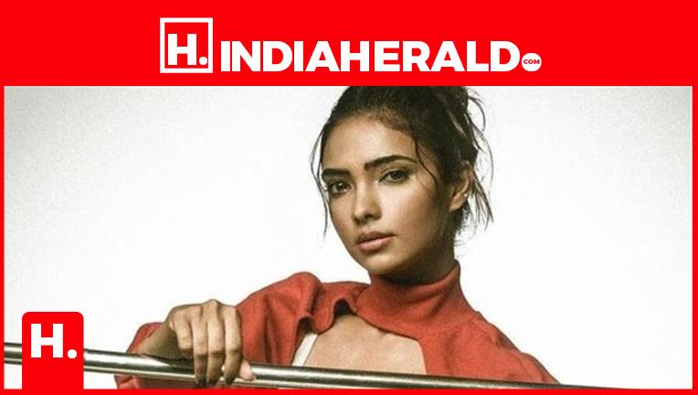 Actress And Model Pooja Banerjee Latest Image Collection