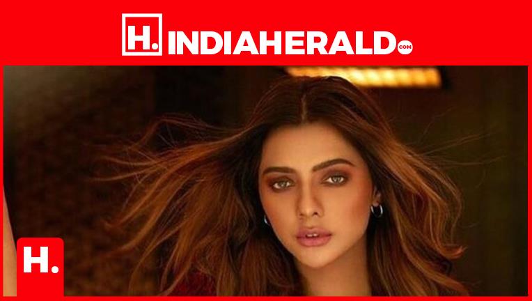 Actress And Model Ruhii Dilip Singh Latest Images