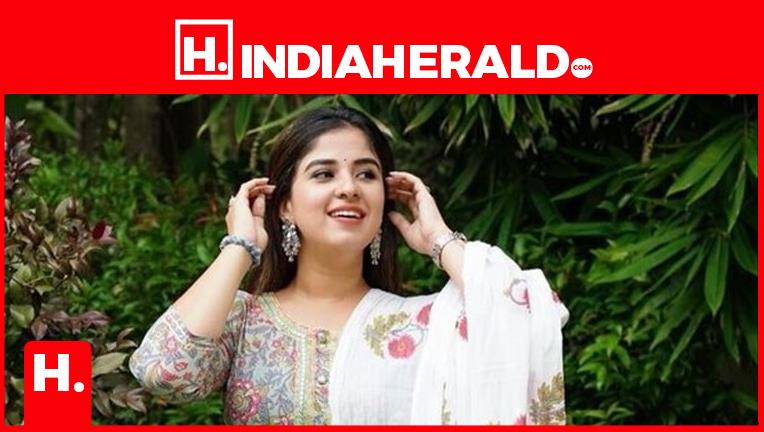 Actress Aparna Thomas Latest Images