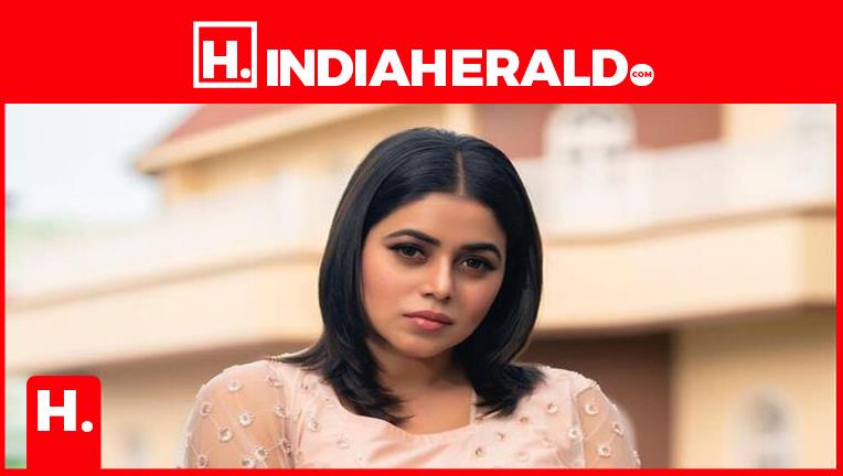 ETV Dhee Judge And Actress Poorna Photo Collection