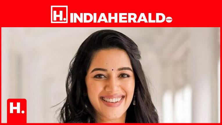 Mrinalini Ravi Amazing Photos