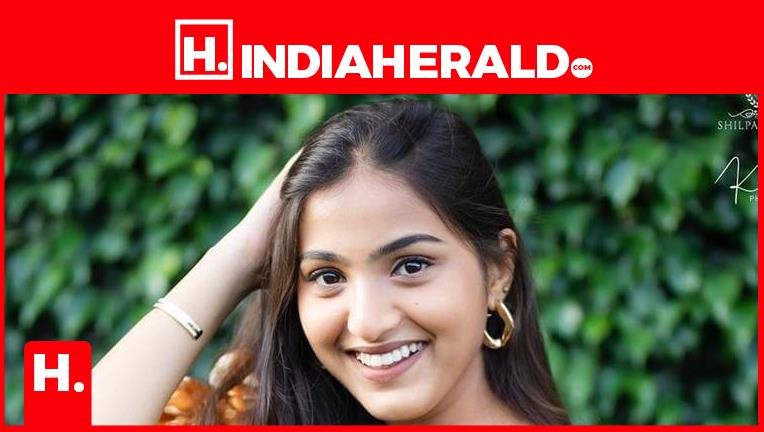 Pranavi Manukonda New Photo Shoot