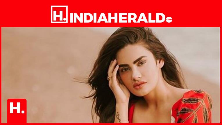 Sakshi Dwivedi bikini pictures