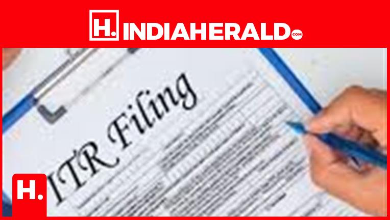 4 Smart ITR Filing Tips for Salaried Employees to Dodge Pe