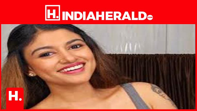 A leaked video of Actress Oviya.. ? Befitting response..