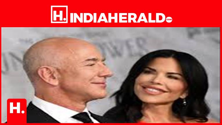 Amazon CEO Jeff Bezos s space trip with his girlfriend..