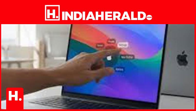 Apple Tipped to Launch Touchscreen OLED MacBook Pro with Dy