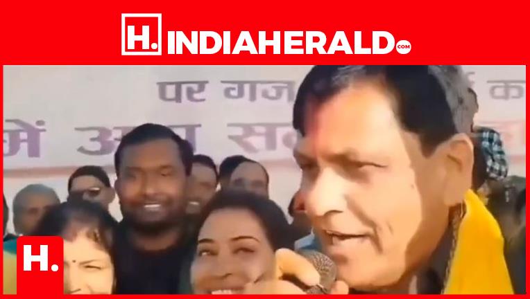 BJP Minister Screams Har Har Mahadev and Runs Like a Coward