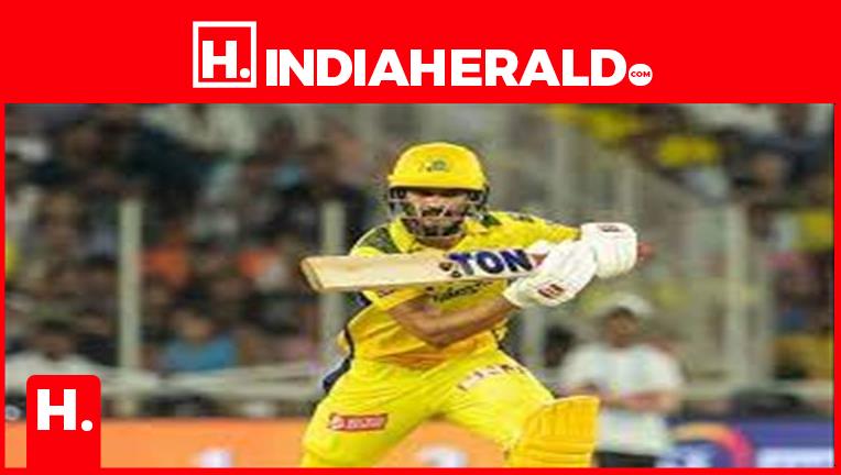 CSK vs RCB :3.2 overs Chennai Super Kings 33/0...