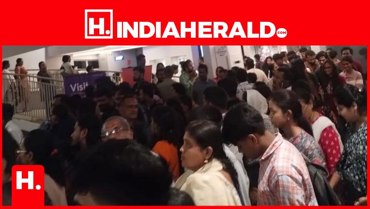 Dear Thalapathy Vijay, Ajith is Real Crowd Puller and He s