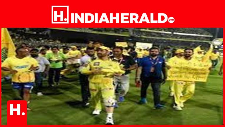 Dhoni undergoes knee surgery.. ? Admitted to hospital..