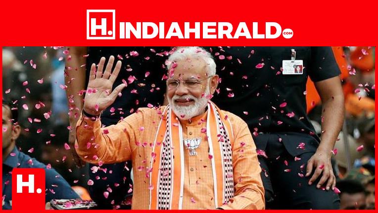 What did Ravi Kishan say about PM Modi after casting his vo