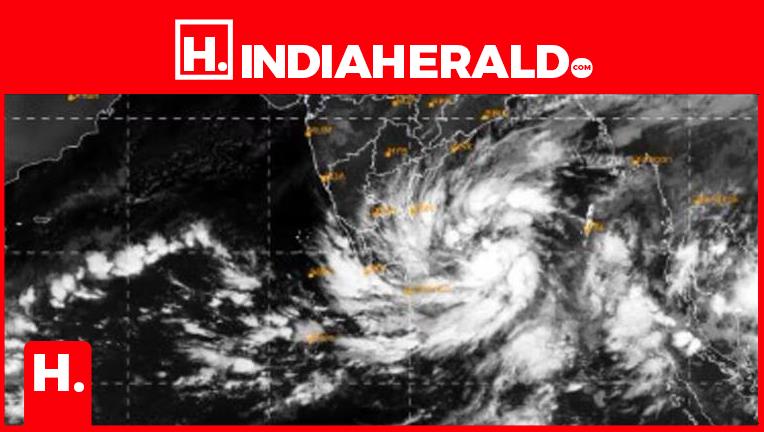 Heavy Rain Warning - Cyclone Michaung to make landfall on D
