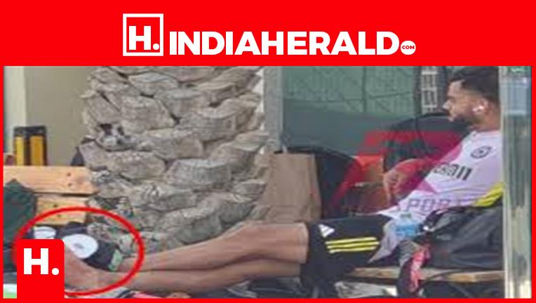 IND vs PAK: What is this on Virat Kohli s leg..? Fans are w