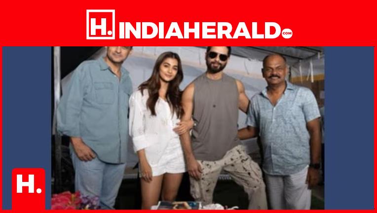 Pooja Hegde has Intense Scenes in Deva reveals Director R