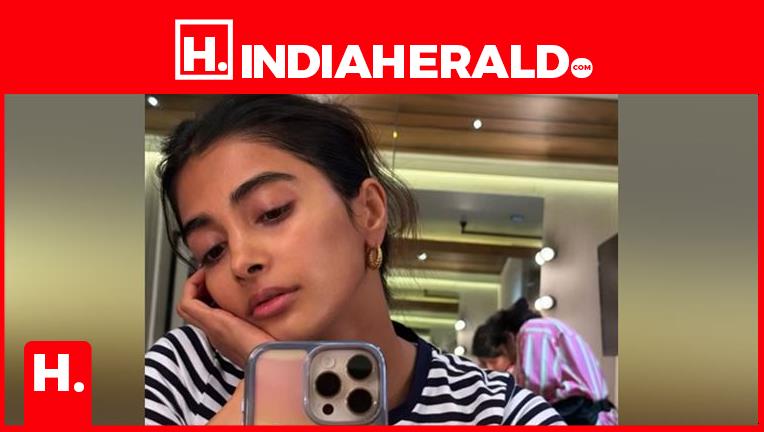Pooja Hegde Tired Looking Selfie Make Her Fans Worried