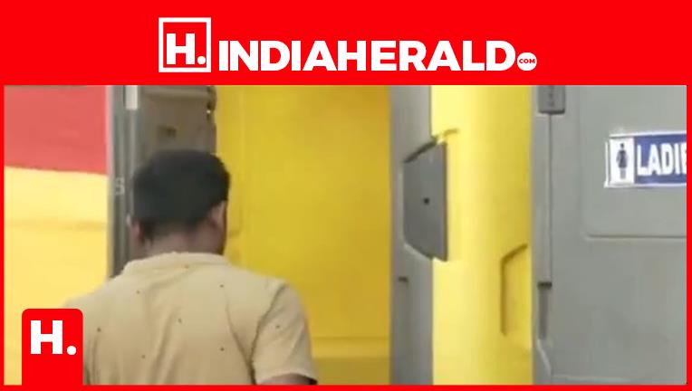 SHAMELESS & BRAINLESS Vijay Fans Use Ladies Toilet During T