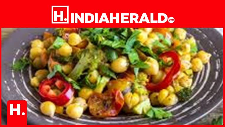 Simple High-Protein, Low-Carb Soya Chunk Salad Recipe for H