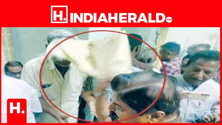 Surya s father Sivakumar caught in controversy again..