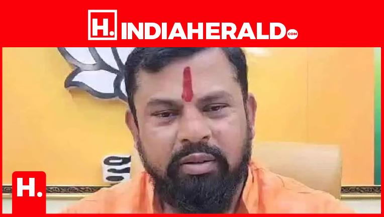 Telangana Hyderabad - BJP MLA Raja Singh denied entry on st