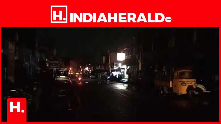 Telangana - Prolonged power outages in Hyderabad due to hea