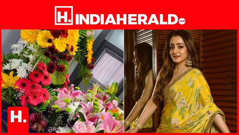 Trisha Krishnan gets Flowers - Pic Talk
