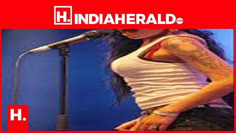 Famous Singer bad condition at age 27?what happen??