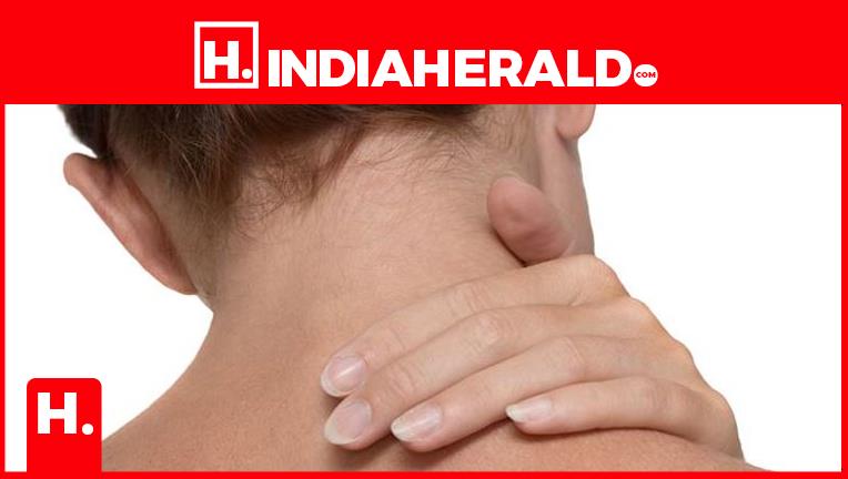 మెడనొప్పితో బాధపడుతున్నారా.. ఈ చిట్కాలు ఉపయోగిస్తే చాలు..