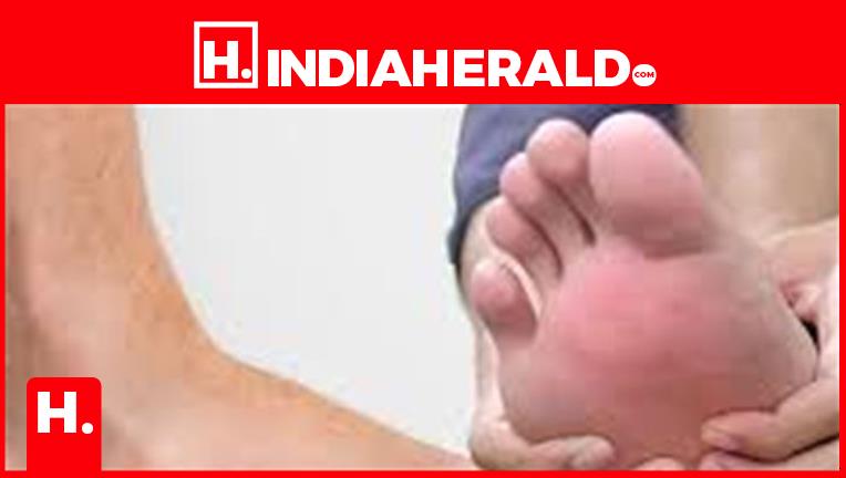 This Foot Warning Sign May Indicate Vitamin B12 Deficiency: