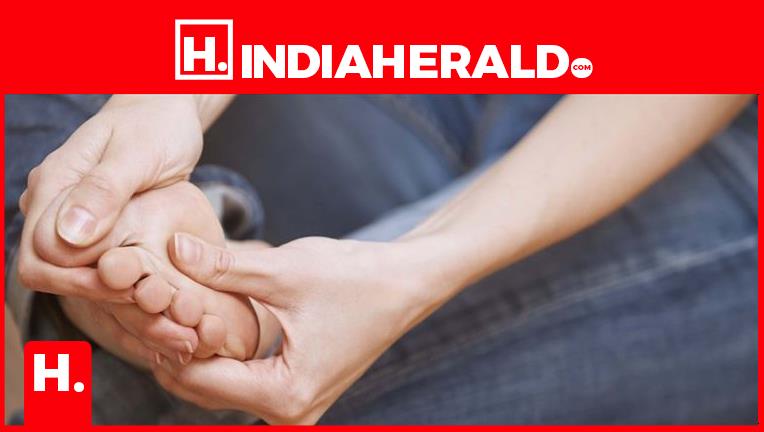 Vitamin B12 deficiency causes tingling in hands and ft, low