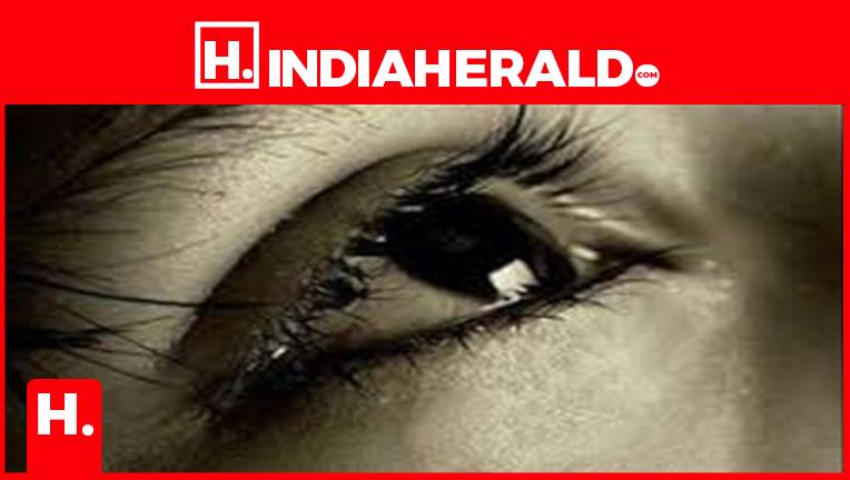 Why do tears come in a person s eyes before dying?