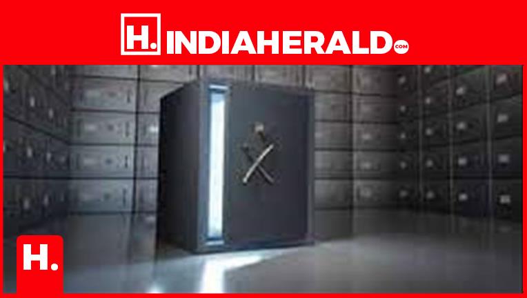 Bank lockers are closed in a hurry