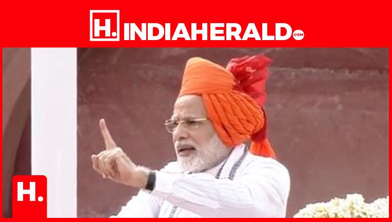 Modi chanted for 90 minutes wearing a Bandhani Peta..
