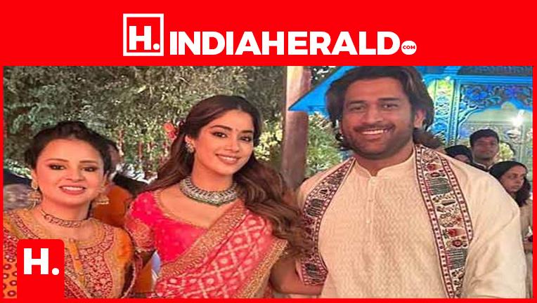 Anand - Radhika pre-wedding event..Janhvi with Dhoni