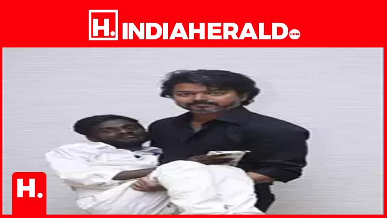 Actor Vijay Picked Up A Disabled Fan And Took A Photo
