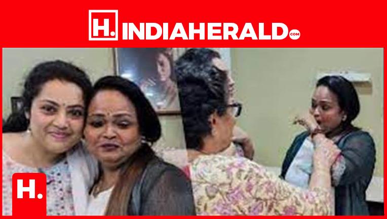 Actress Meena s sudden visit.. ? Shocked Master..