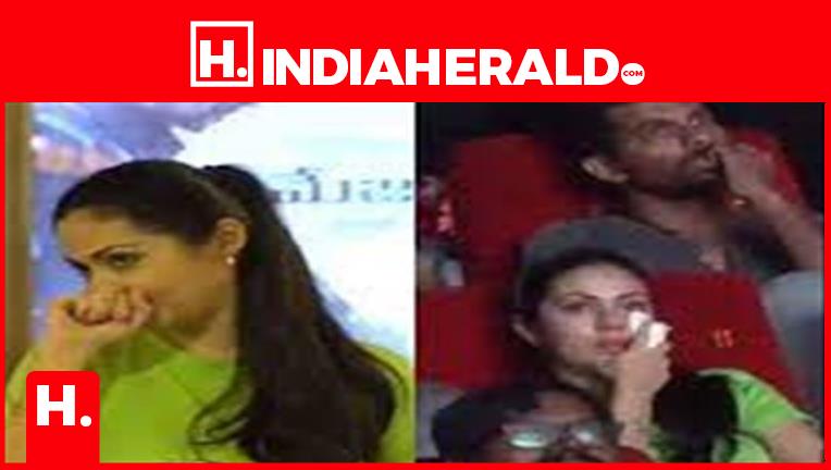 Famous Actress burst into tears during live..