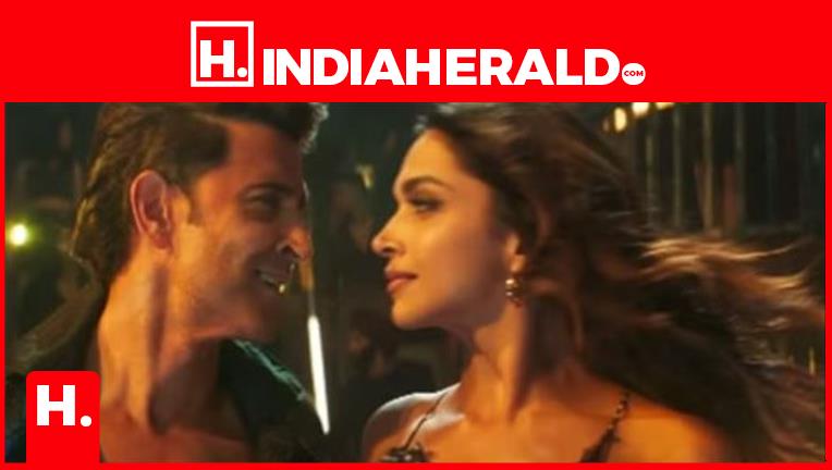Fighter:Hrithik Deepika s aerial action blows the audience