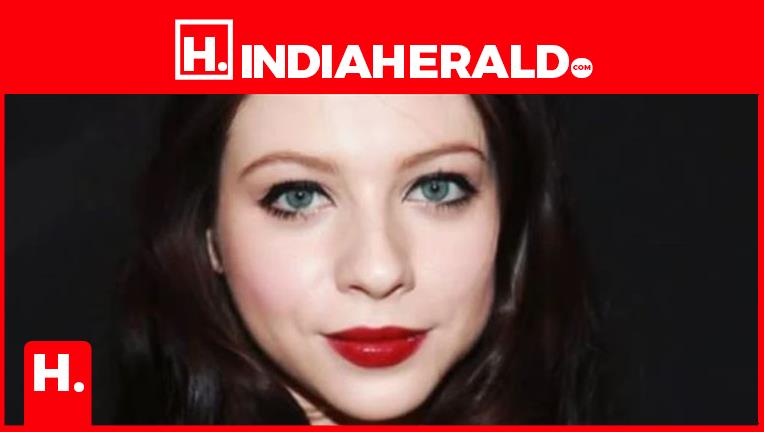 Gossip Woman Big Name Michelle Trachtenberg s Pals Consider