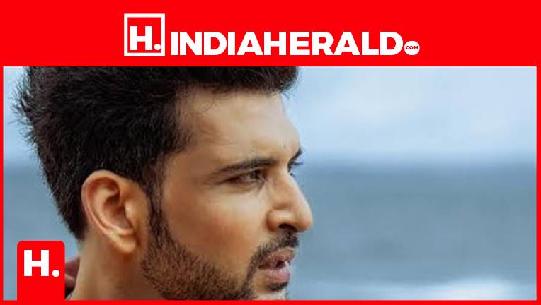 Karan Kundrra Pauses Press Conference For Azaan