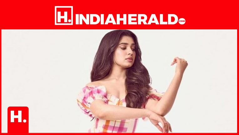 Kriti Shetty Amps Up the Glam Factor - Photos