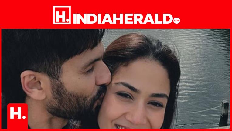 Mira wrote a love note for Shahid on the anniversary