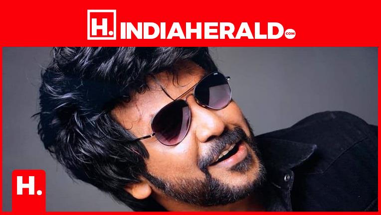OMG This actor looks exactly like Rajinikanth